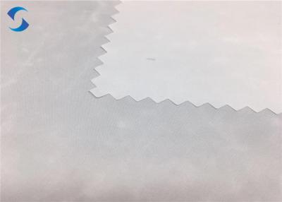 Cina I produttori della Cina forniscono il rotolo impermeabile del tessuto del taffettà del poliestere 330t per uso di rivestimento in vendita