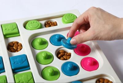 Cina Giocattoli interattivi del cucciolo di puzzle per i cani che preparano alimentazione divertente in vendita