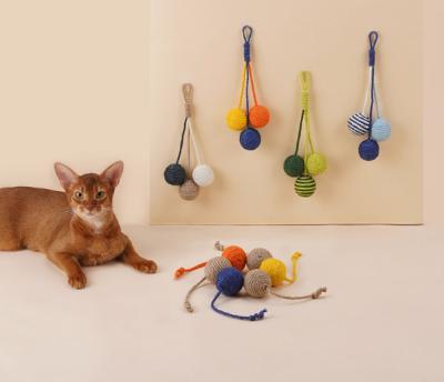 China Interactive Catching Rope Ball Toys For Cats With Bell For Indoor for sale