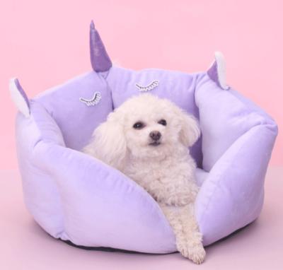 China Covered Domed Giant Cat Bed Cave Shaped Cute Washable for sale