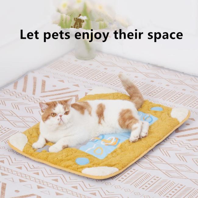 closed cat bed