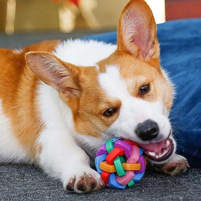 Cina Giocattoli resistenti di masticazione dell'animale domestico della palla del cane tessuti Tpr del morso molare di gomma 8cm in vendita