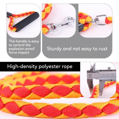 China Trela retrátil resistente dobro do cão para a fita de nylon de 2 cães à venda