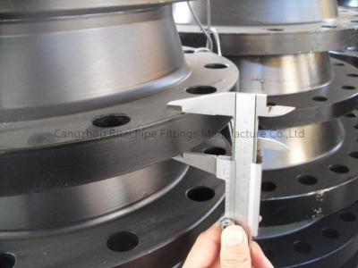 Cina La flangia lunga alzata a 6 pollici ASTM A105 del collo della saldatura del fronte ha forgiato l'acciaio in vendita