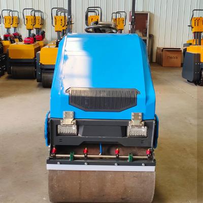 China 2ton Double Drum Roller Mini Road Roller Compactor Seated Vibratory Roller with Core Engine for sale