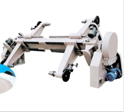 Cina Macchina per la realizzazione di scatole ondulate a 1500 mm personalizzabile con supporto a rotoli per mulini idraulici in vendita
