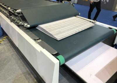 Cina La macchina laminatrice automatica a flauto versatile da 400 mm per varie applicazioni in vendita