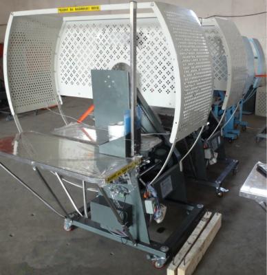 Cina Materiale di imballaggio in plastica Cartone scatola Strapping Machine per le esigenze del cliente in vendita