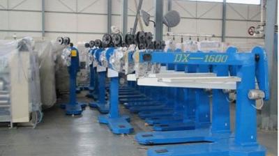 Cina Semplifica il tuo processo di imballaggio con la macchina per l'aggraffatura delle scatole di cartone in vendita