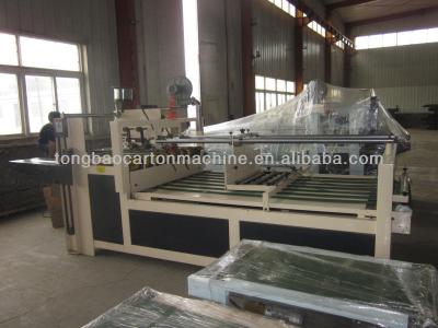 China Máquina de limpieza de carpetas semiautomática para productos de 900 mm de ancho 40 M/min Velocidad directa en venta