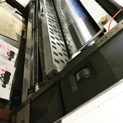 Cina Migliora il tuo processo di imballaggio con la nostra macchina automatica per la fabbricazione di scatole di cartone ondulato in vendita