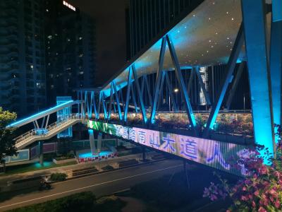 Cina Schermo principale trasparente all'aperto RGB P25*25 di colore pieno HD in vendita