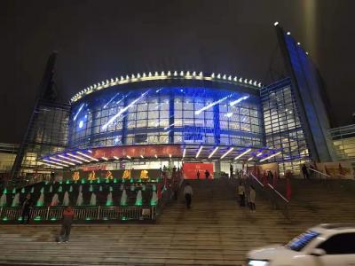 Cina Schermo di visualizzazione all'aperto trasparente di media della facciata della costruzione dell'esposizione della griglia del LED per la pubblicità in vendita