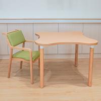 China Smooth Rounded Corners Home Dining Room Table and Chairs Solid Wood Medium Size for sale