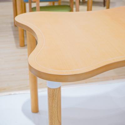 China Smooth Rounded Corners Home Dining Room Table and Chairs Solid Wood Medium Size for sale