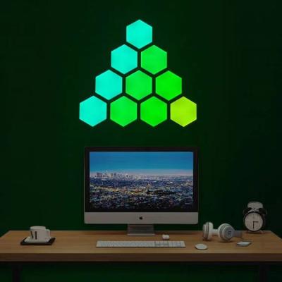 China RGBIC 16,7 milhões Smart Hexagon Light Brilho ajustável 24V Voltagem 25000 Horas LED Duração de vida à venda