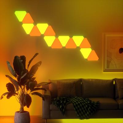 China Kit de luz triangular de jogos inteligente de longa duração com 25000 horas de vida útil LED e compatibilidade Siri à venda