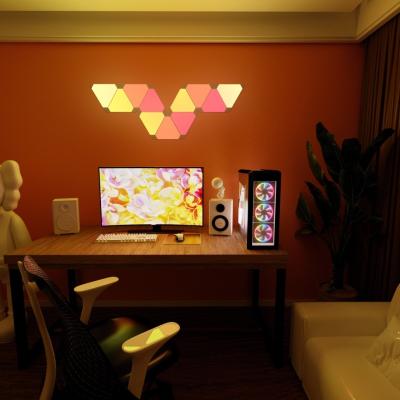 China Luz LED de triângulo inteligente RGBIC ajustável com controle Wifi Bluetooth à venda