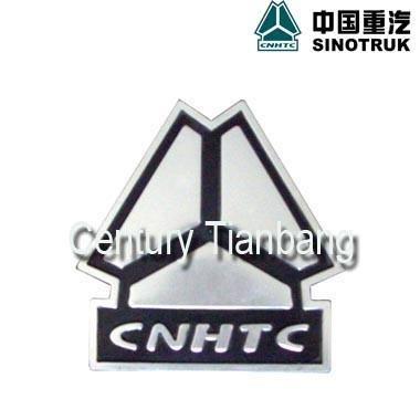 China SINOTRUK HOWO Truck Cabin Parts AZ1646950001 Logo Shield for sale