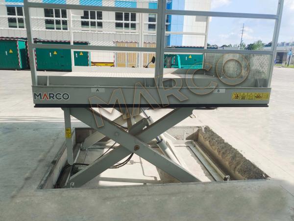 Lifting Height 1300mm Hydraulic Loading Dock Table with Handrail and Loading Flap