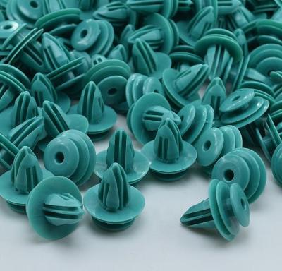 Cina Produttore 5000 tipi di clip in plastica per auto, clip per rivestimenti porte, clip per auto in vendita