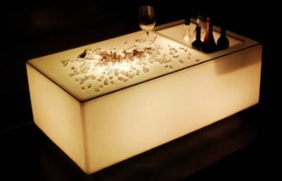 China Illuminated Rechargeable LED Plastic Square Bar Table for sale
