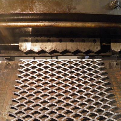 China 8.0mm thickness platforms and stair treads expanded walkway mesh for sale