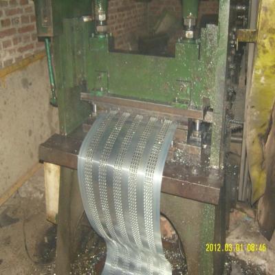 China High ribbed metal lath concrete formwork 0.45m width stock mesh for sale