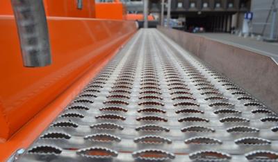 China perforated aluminum metal steel grating  anti slip stairs for sale