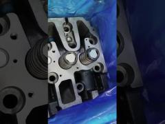 Parti del motore Testa del cilindro Assy 04297593 per deutz TCD2013 L04 2V