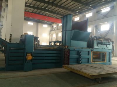 Cina Il Plc controlla la macchina d'imballaggio orizzontale/la macchina di plastica della pressa per balle cartone del giornale in vendita