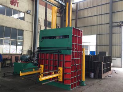 Cina Materiali sfusi della pressa per balle della carta straccia del pacchetto verticale della macchina 200 tonnellate di forza di termine nominale in vendita