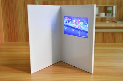 Cina Video opuscolo materiale di carta della ricarica della cartolina d'auguri con il video schermo in vendita