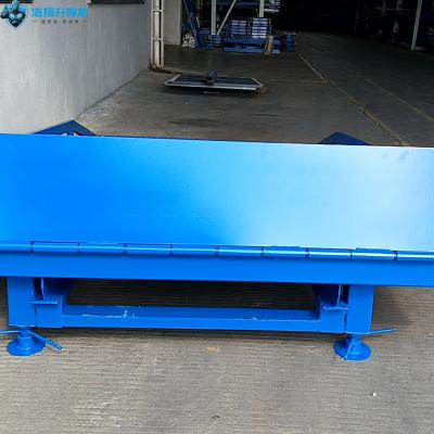 China Factory New 3T Mobile Loading Container Ramp for Forklift Warehouse Movable Dock Ramp for sale
