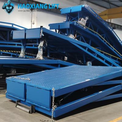 China 15T Hydraulic Mobile Dock Ramp Heavy Duty - Forklift-Compatible Anti-Slip Diamond Surface for sale