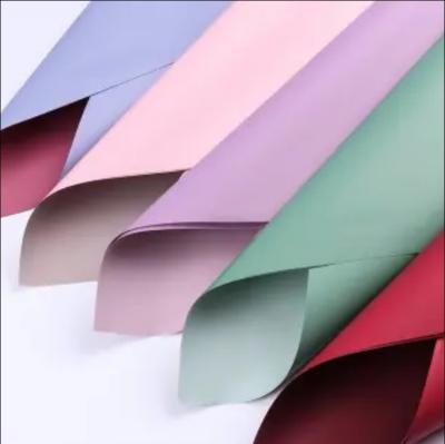 Cina Più di 50 colori Carta di avvolgimento di fiori di plastica 58*58cm Per Avvolgimento di Sapone Ouya in vendita