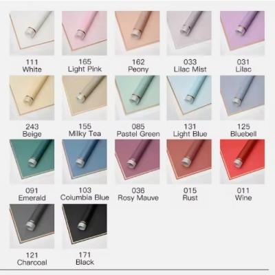 Cina Carta di imballaggio di fiori coreani Carta di imballaggio di plastica con cornice dorata Molti colori in vendita