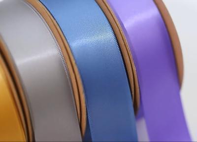 Cina Nastro per regalo in satinato di poliestere 196 colori per faccia singola e doppia in vendita