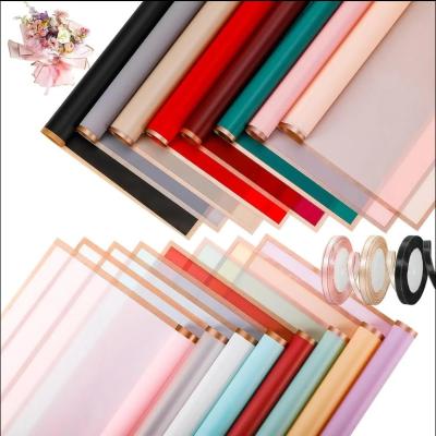 Cina Carta di avvolgimento per fiori a bordo dorato liscia 58cm * 58cm Personalizzata per l' imballaggio dei fioristi in vendita