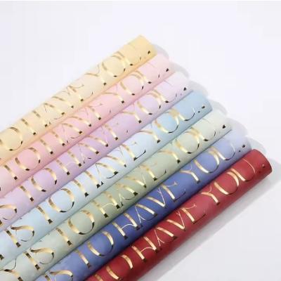 Cina Carta di avvolgimento per regali coreani 58*58cm impermeabile Fiorista Avvolgimento per bouquet colorati in vendita
