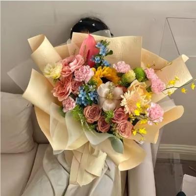 Cina Carta di stampa 3D di arte della polpa mista carta di avvolgimento di fiori per avvolgimento di bouquet colorati in vendita