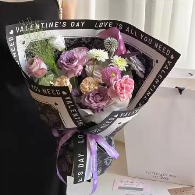Cina Pulpa diretta mista 50g carta impermeabile per fiori con disegno di bouquet stampato a rosa in vendita