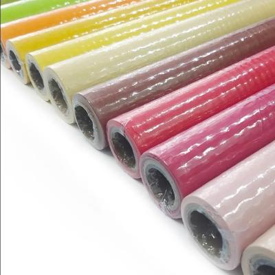 Cina Rollo di carta kraft colorato biodegradabile per imballaggi di fiori personalizzati in vendita