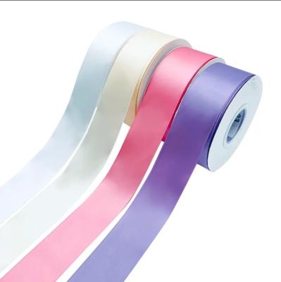 Cina Fabbrica all'ingrosso Custom Double Faced Satin Wrap Ribbon Roll Print Custom Logo With Gift Wrap in vendita