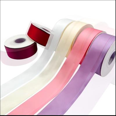 Cina Fabbrica all'ingrosso Custom Double Faced Satin Wrap Ribbon Roll Print Custom Logo With Gift Wrap in vendita