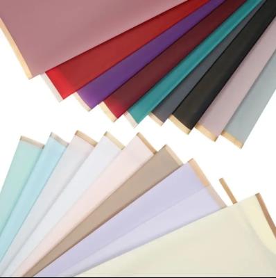 Cina Carta di imballaggio a base di plastica matta koreana impermeabile per i fiori in vendita
