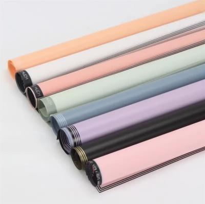 Cina Carta di avvolgimento per fiori personalizzabile con Love Edge impermeabile riciclabile in vendita