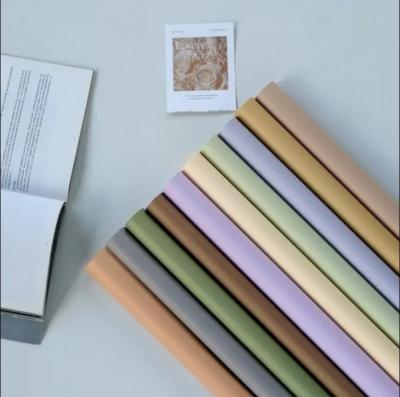 中国 2024 韓国 マット 防水 固い色紙 花包装紙 花束 包装 花屋用品 卸売 販売のため