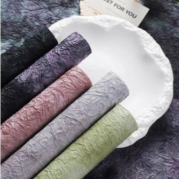 Cina Colore colorato carta a trama plissata artigianale colori multipli 60*60cm per il giorno dell'insegnante materiale di imballaggio bouquet in vendita