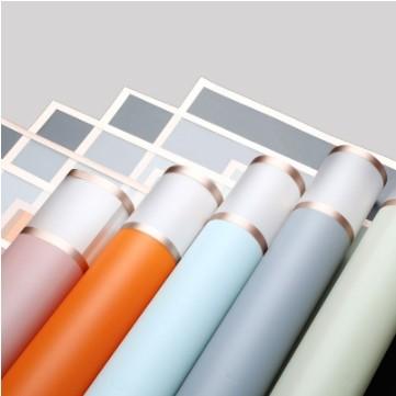 Cina Lizhiran Rose Gold Edge Space Jelly Film Wrapping Paper Simple Border Waterproof Translucent Matte Bouquet Paper all'ingrosso in vendita